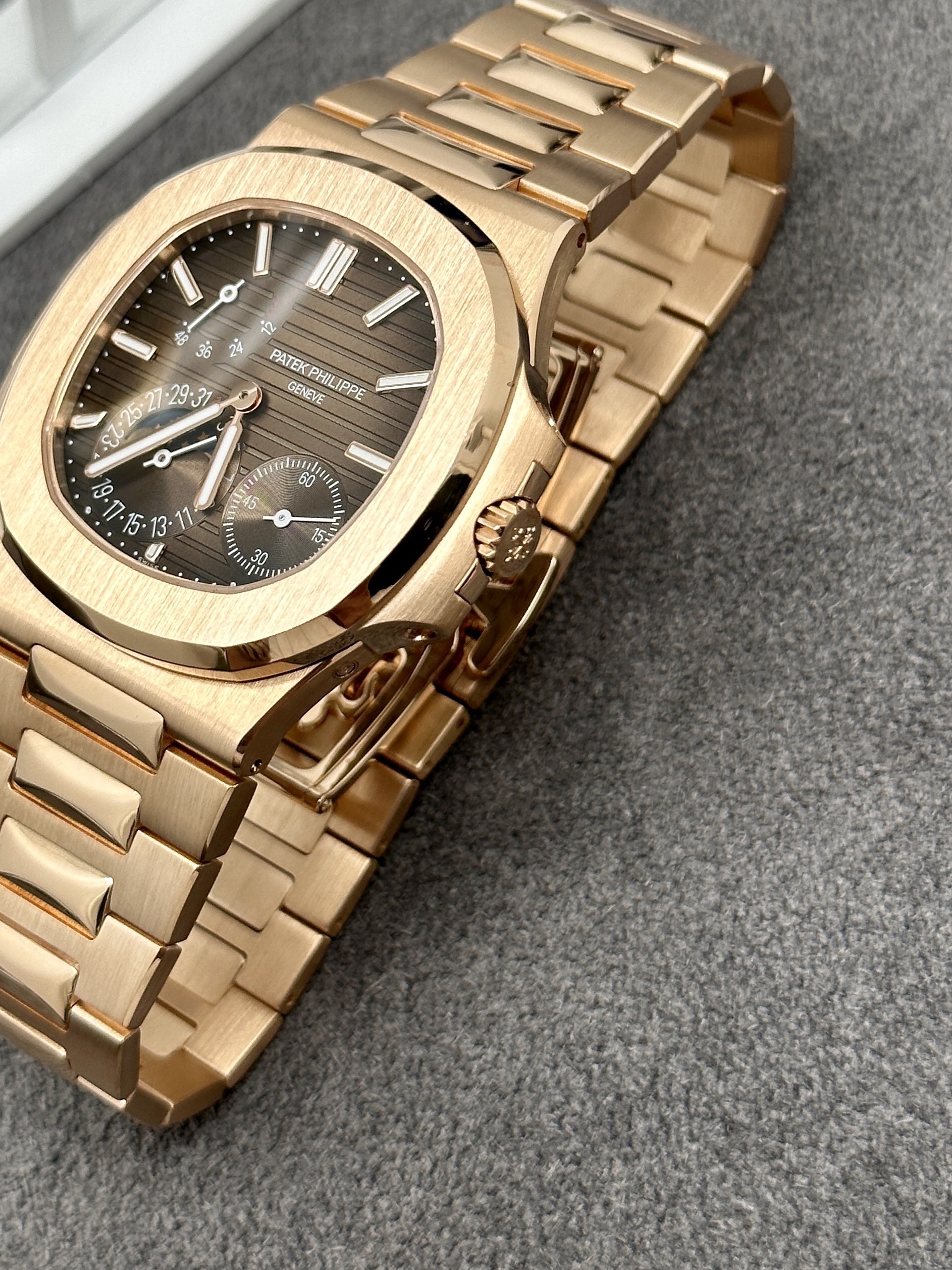 Patek Philippe - Artifex swiss wrist watchmaker
